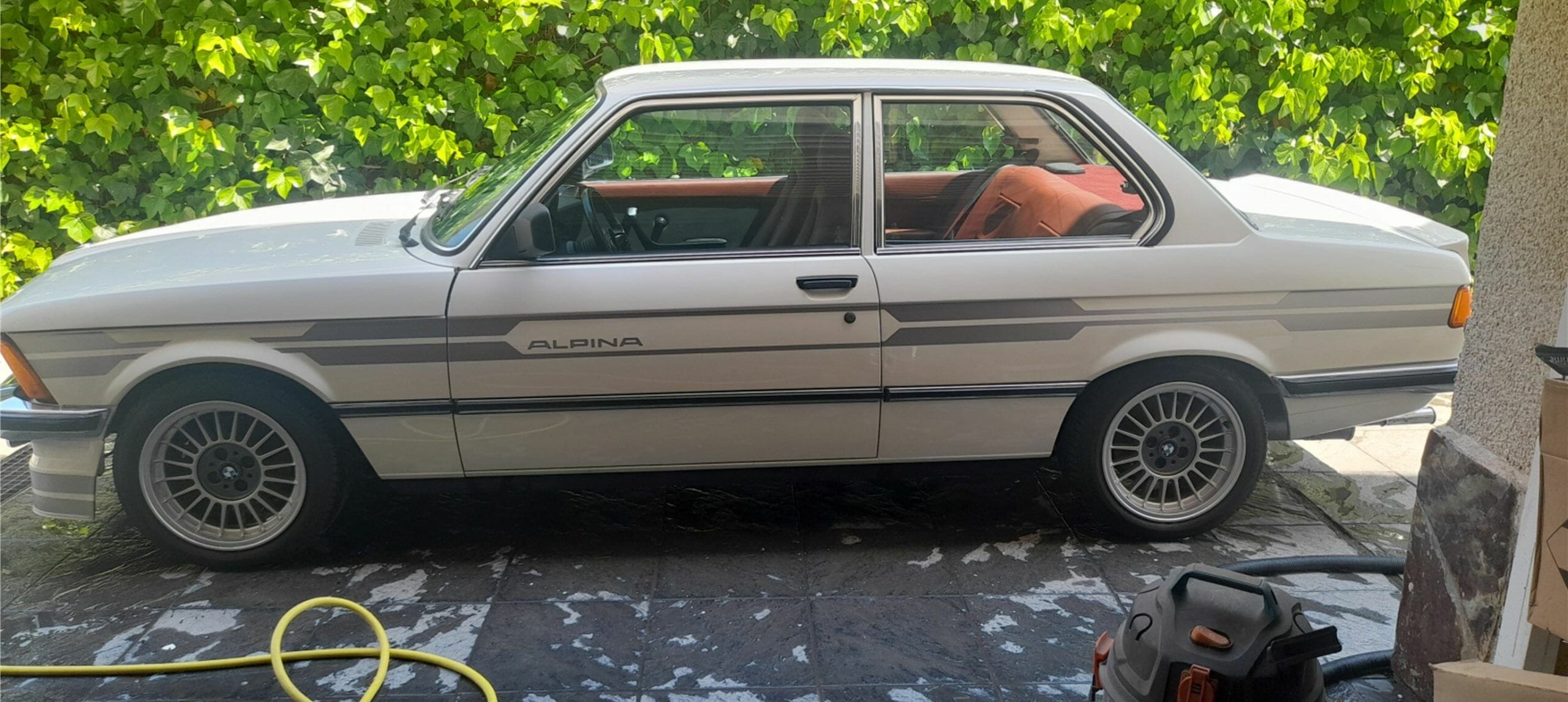 Nuestros vehículos - JGClassics - Coches para viajar en el tiempo