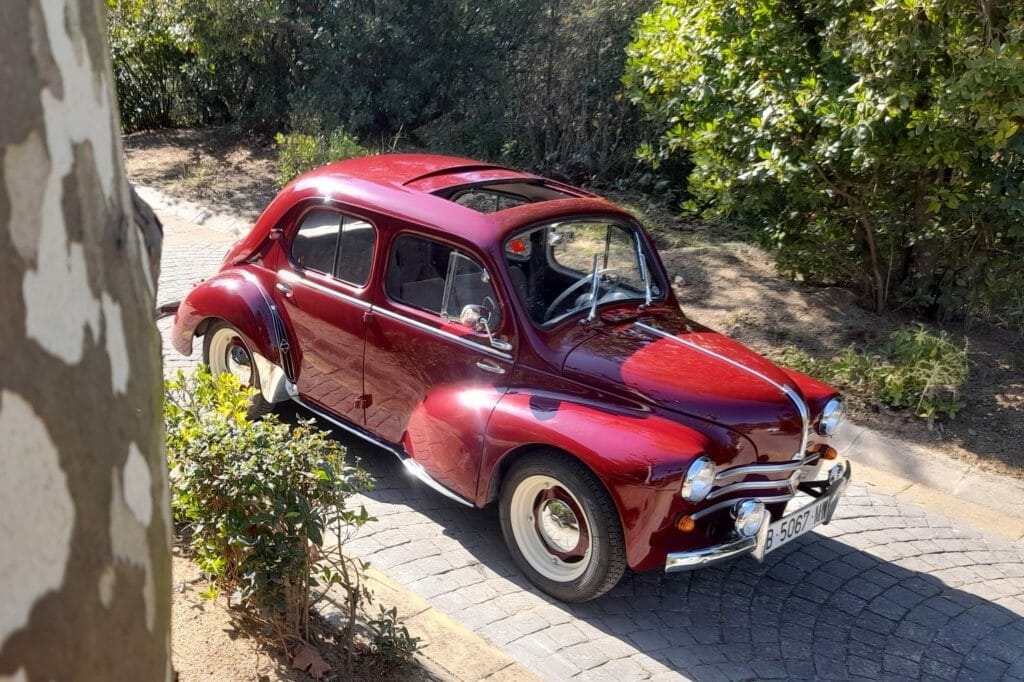 Renault 4CV - JG Classics : The thrill of time travel
