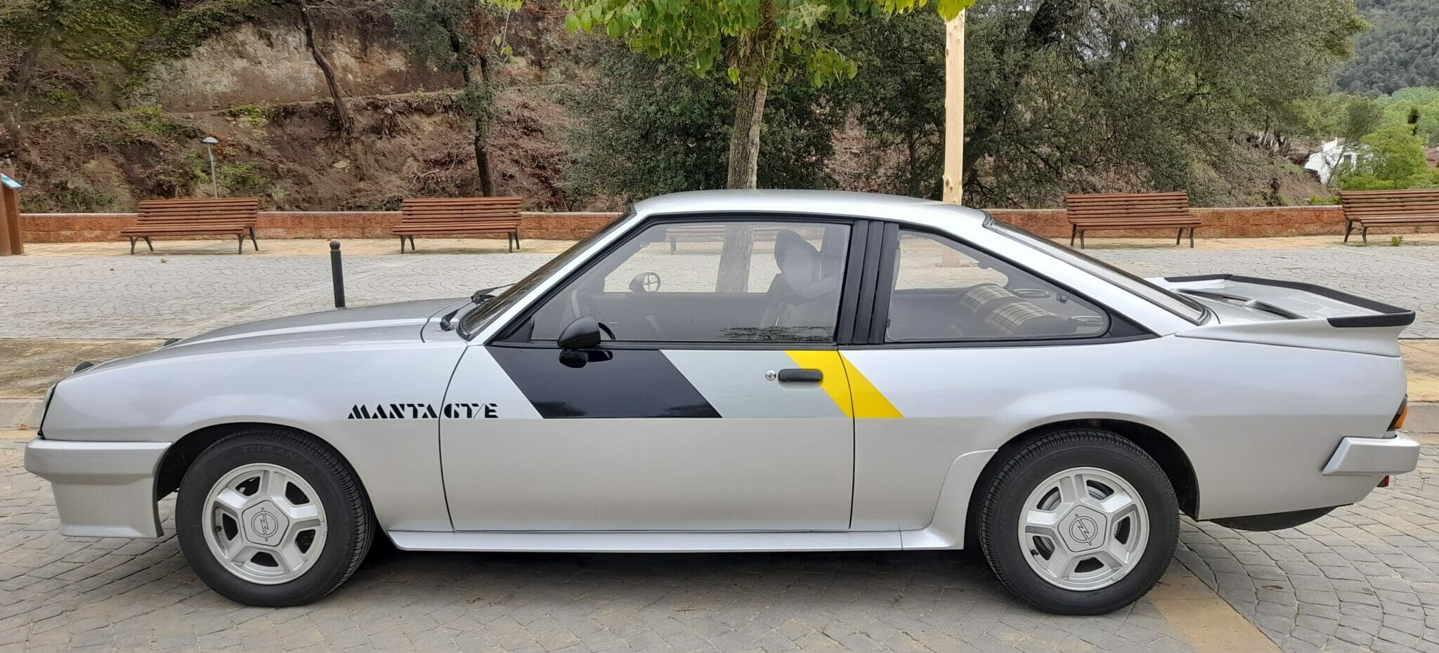 Opel Manta GTE - JGClassics - Coches para viajar en el tiempo